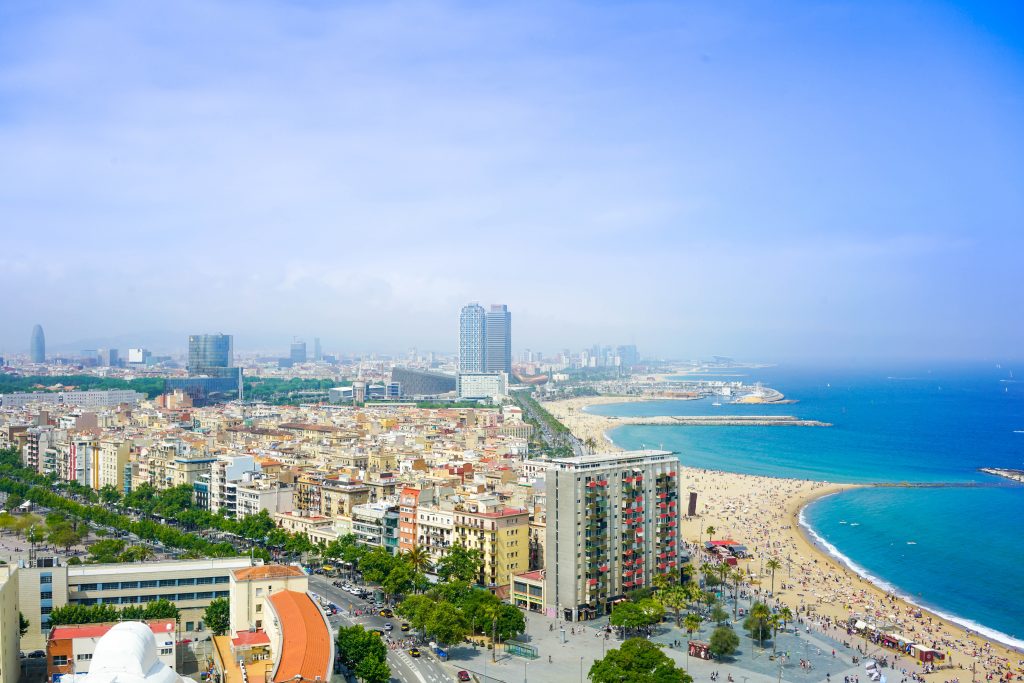 Praias de Barcelona - 5 destinos para conhecer o melhor da cidade - IE